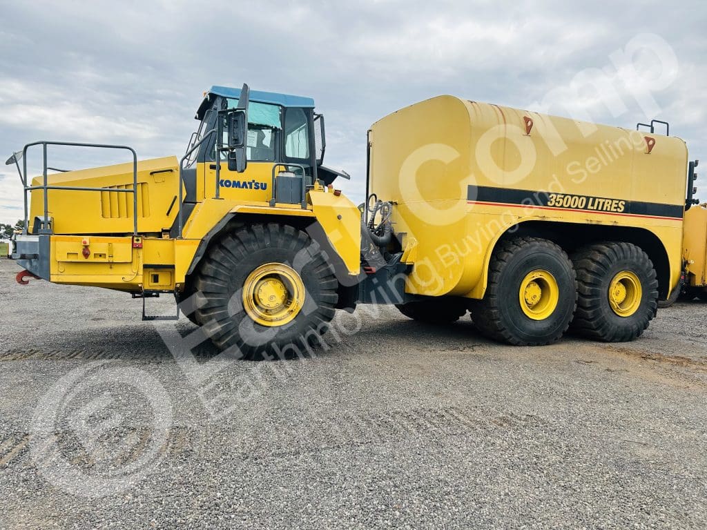 Komatsu HM400-1 35 000L Water Bowser (AV296) | EarthComp
