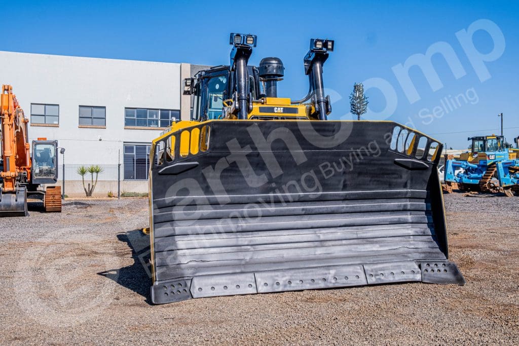2017 CATERPILLAR D8R (AV729) | EarthComp