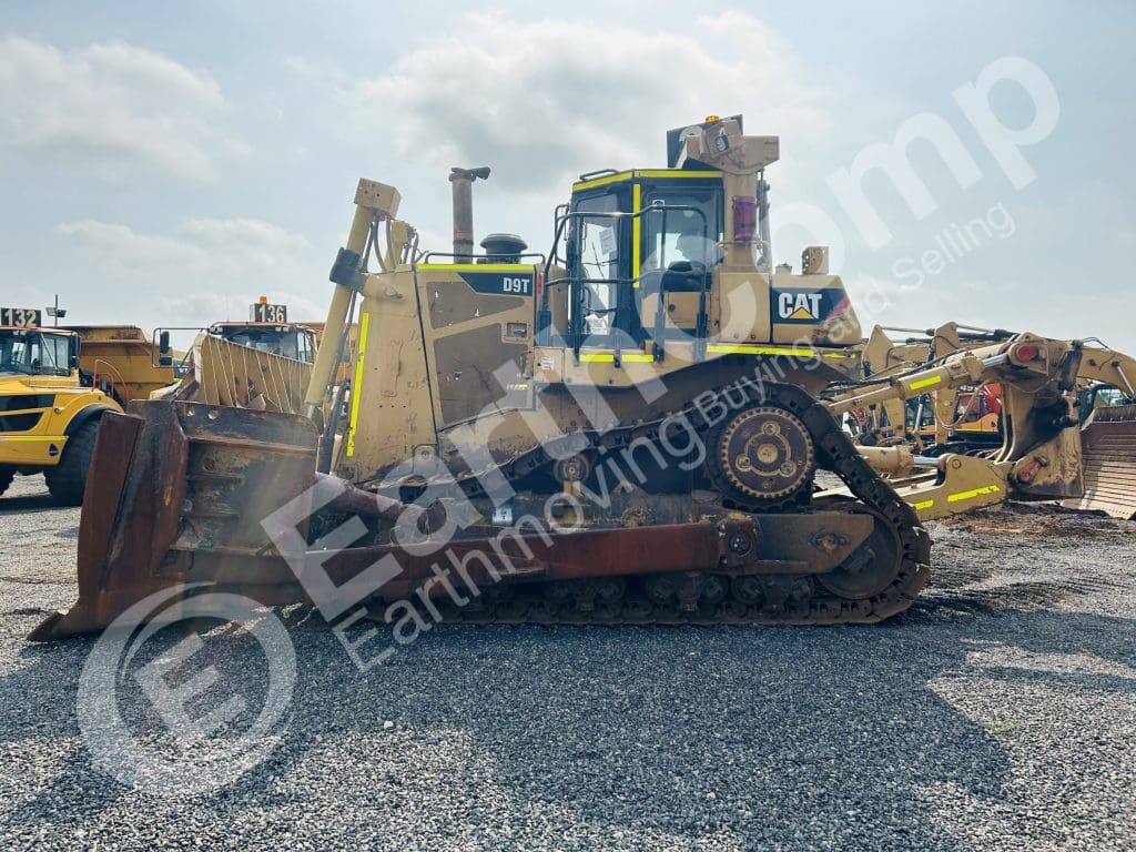 2013 CAT D9T DOZER (AV897) | EarthComp